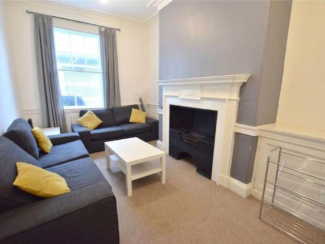 3 bedroom flat to rent