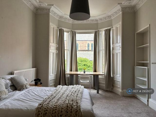 3 bedroom flat to rent