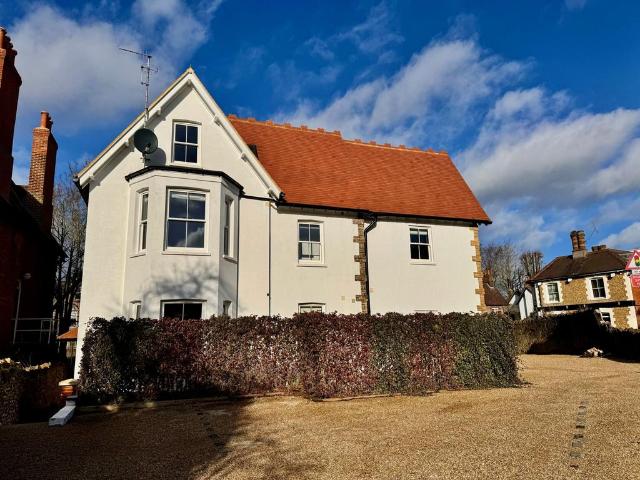 3 bedroom flat to rent