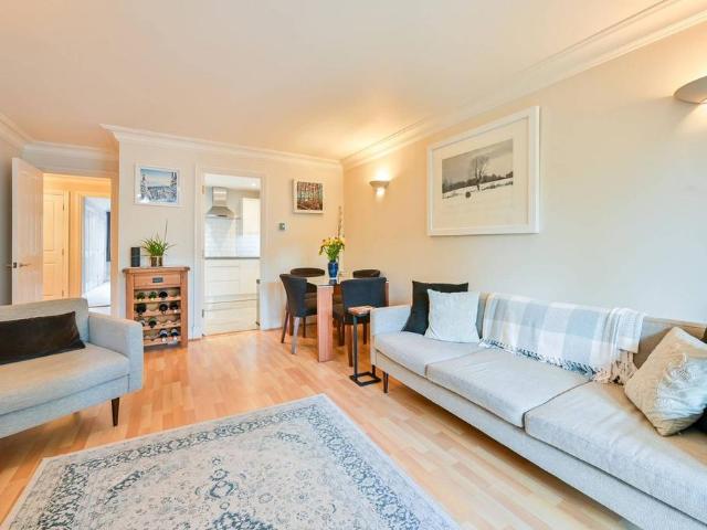 3 bedroom flat to rent
