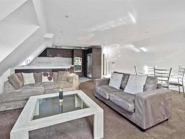 3 bedroom flat to rent