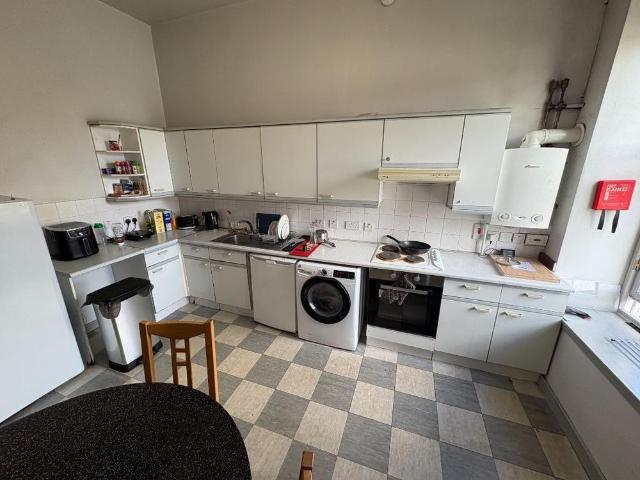 3 bedroom flat to rent
