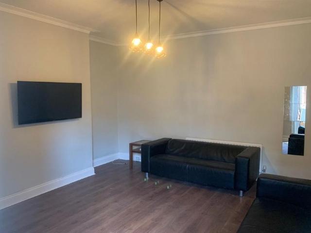 3 bedroom flat to rent