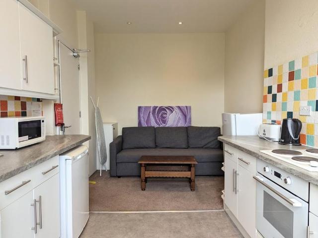 3 bedroom flat to rent