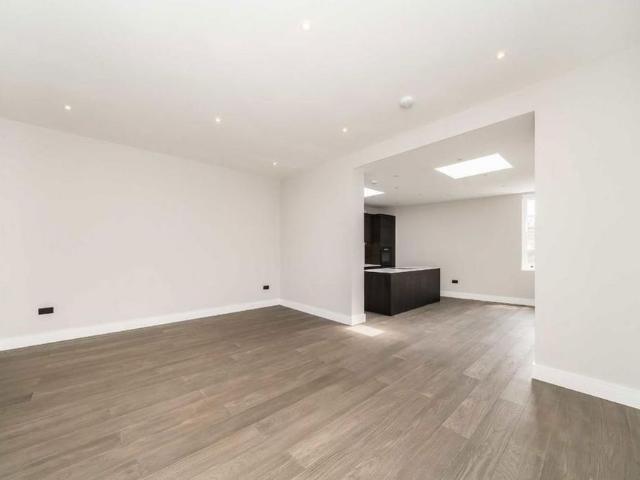 3 bedroom flat to rent