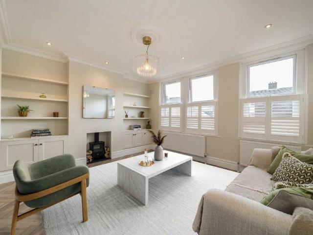 3 bedroom flat to rent