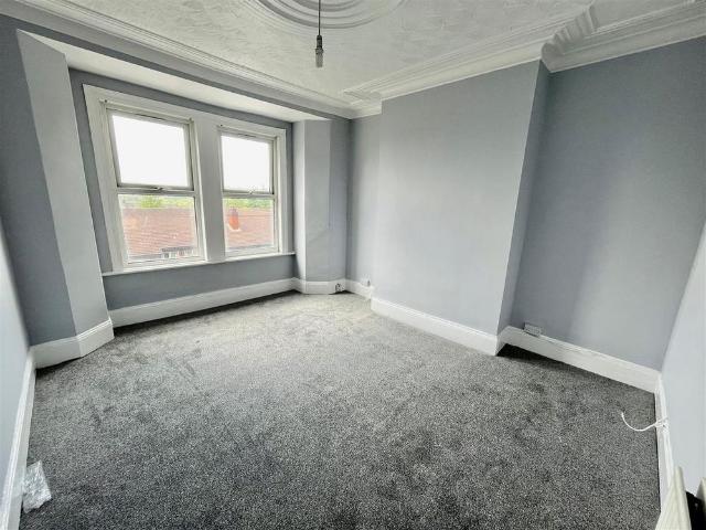 3 bedroom flat to rent