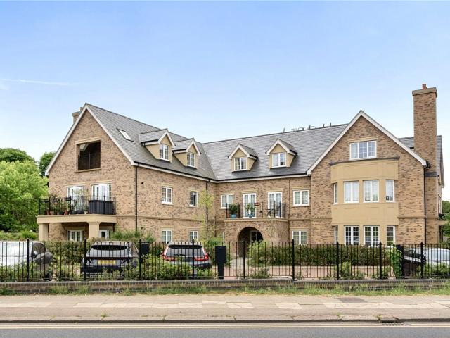 3 bedroom flat to rent