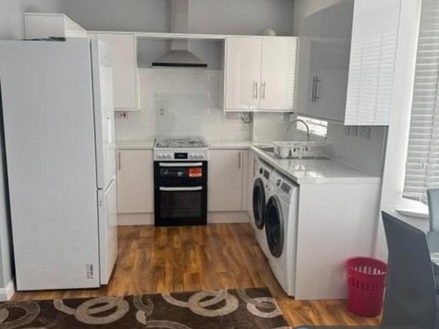 3 bedroom flat to rent