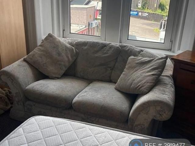 3 bedroom flat to rent