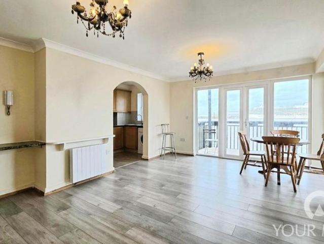 3 bedroom flat to rent