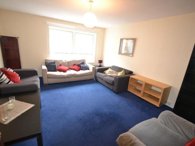 3 bedroom flat to rent