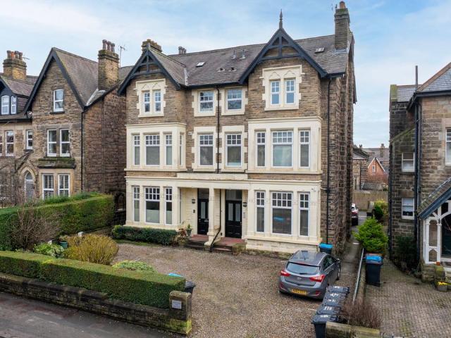 3 bedroom flat to rent