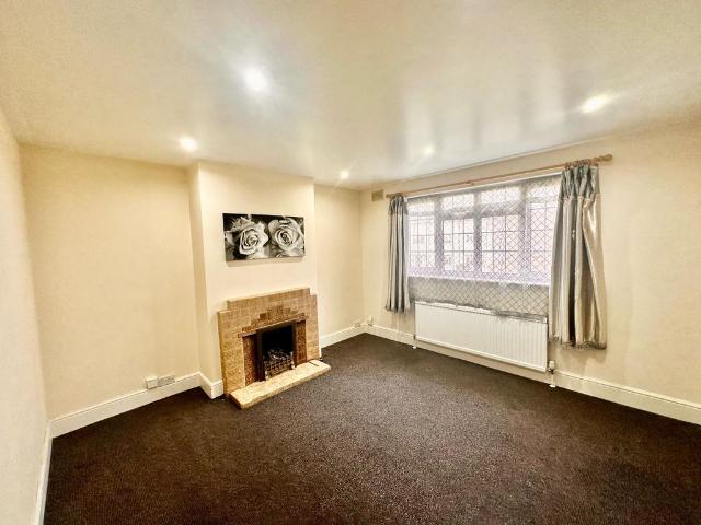 3 bedroom flat to rent