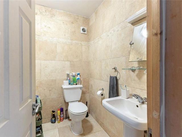 3 bedroom flat to rent