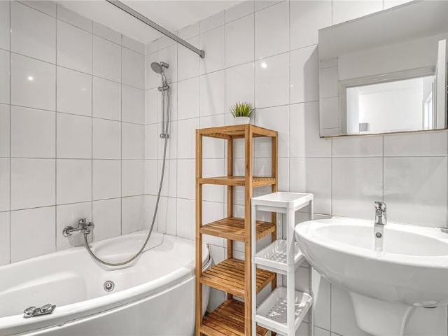 3 bedroom flat to rent