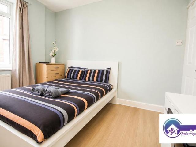 3 Bedroom Flat To Rent