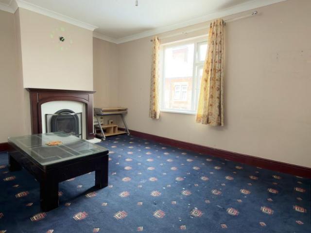 3 bedroom flat to rent
