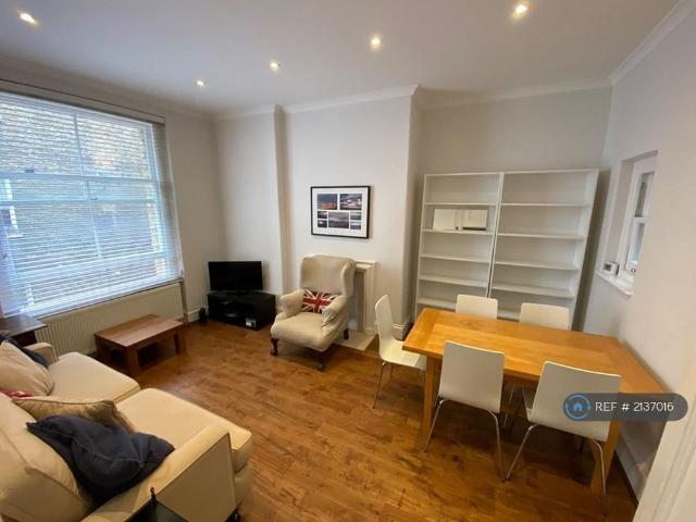 3 bedroom flat to rent