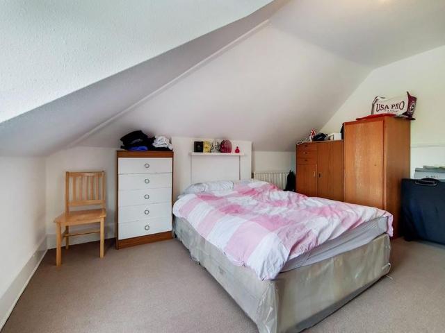 3 bedroom flat to rent