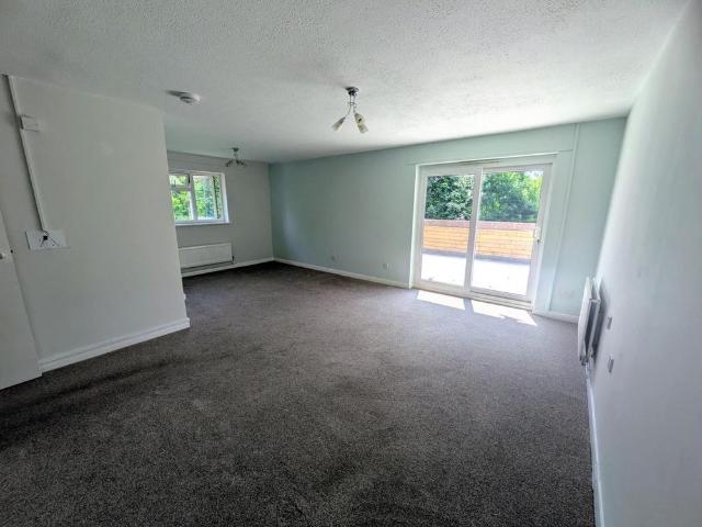 3 bedroom flat to rent