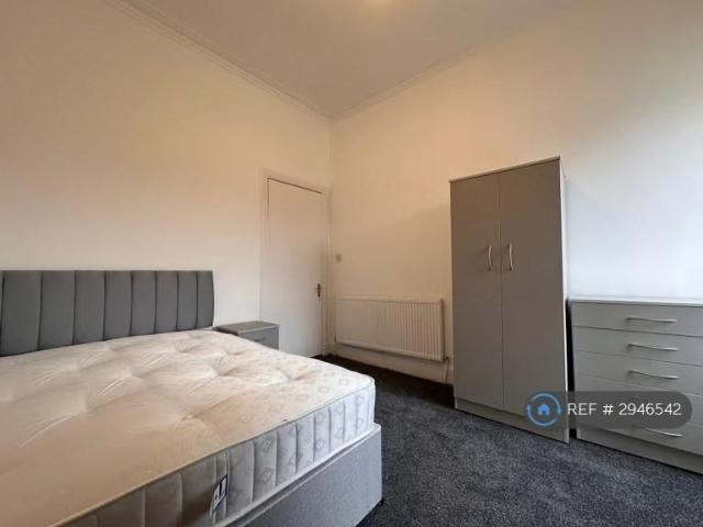 3 bedroom flat to rent