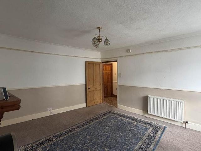 3 bedroom flat to rent