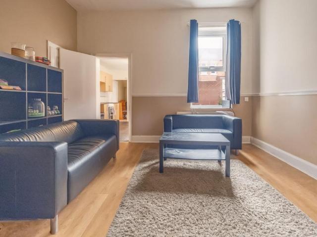 3 bedroom flat to rent