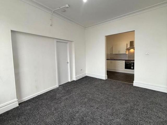 3 bedroom flat to rent