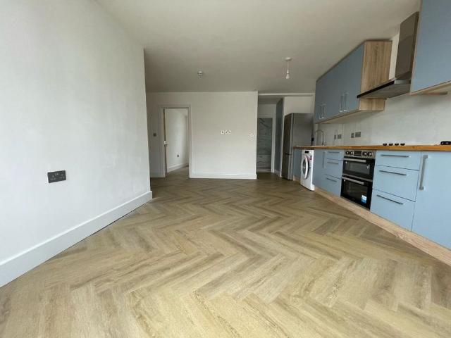 3 bedroom flat to rent