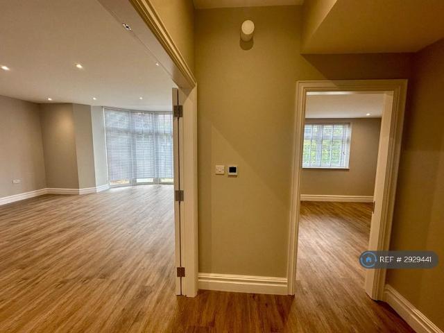 3 bedroom flat to rent