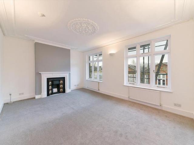 3 bedroom flat to rent