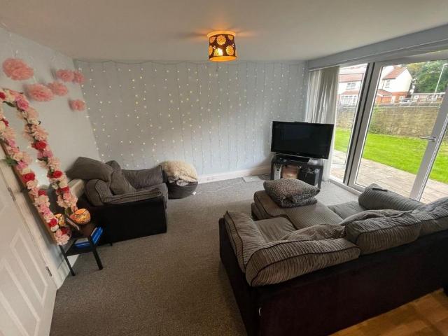 3 bedroom flat to rent