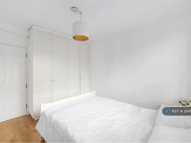 3 bedroom flat to rent