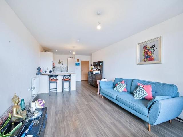 3 bedroom flat to rent