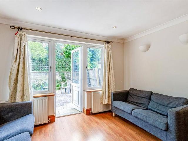 3 bedroom flat to rent