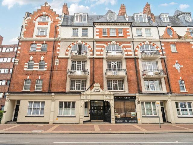 3 bedroom flat to rent