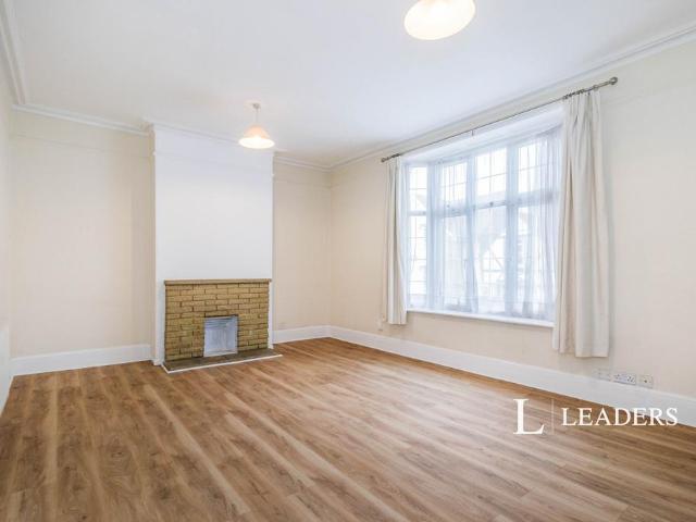 3 bedroom flat to rent