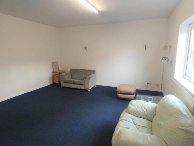 3 bedroom flat to rent