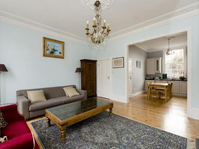 3 bedroom flat to rent