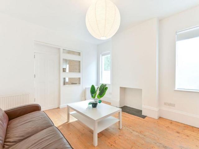 3 bedroom flat to rent