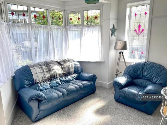 3 bedroom flat to rent