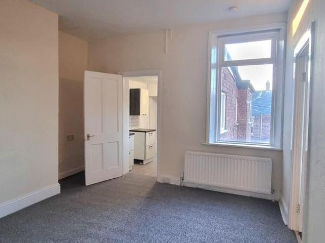 3 bedroom flat to rent