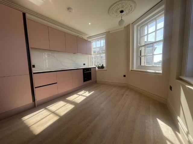 3 bedroom flat to rent