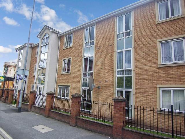 3 bedroom flat to rent