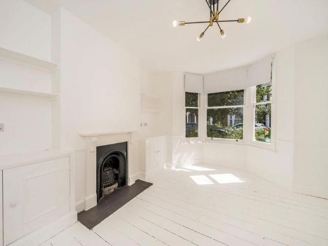3 bedroom flat to rent