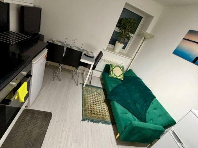 3 bedroom flat to rent