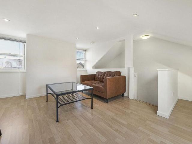 3 bedroom flat to rent