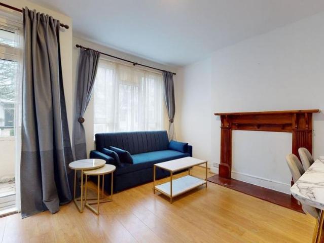 3 bedroom flat to rent