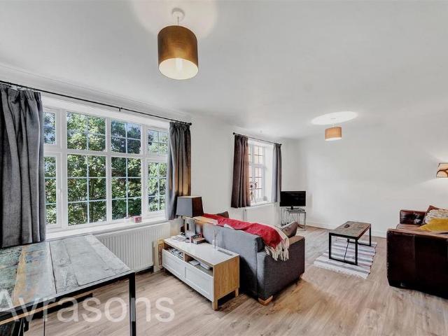 3 bedroom flat to rent
